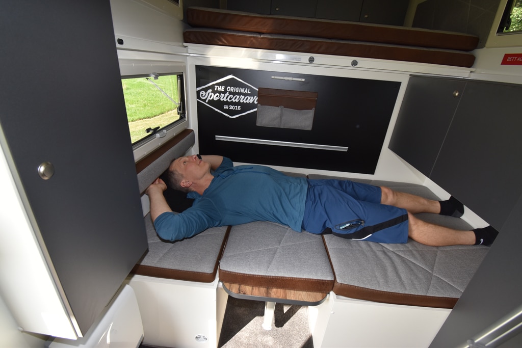 Land Rover Defender 110 mit Sportcaravan Cube 5 - Camping, Cars & Caravans