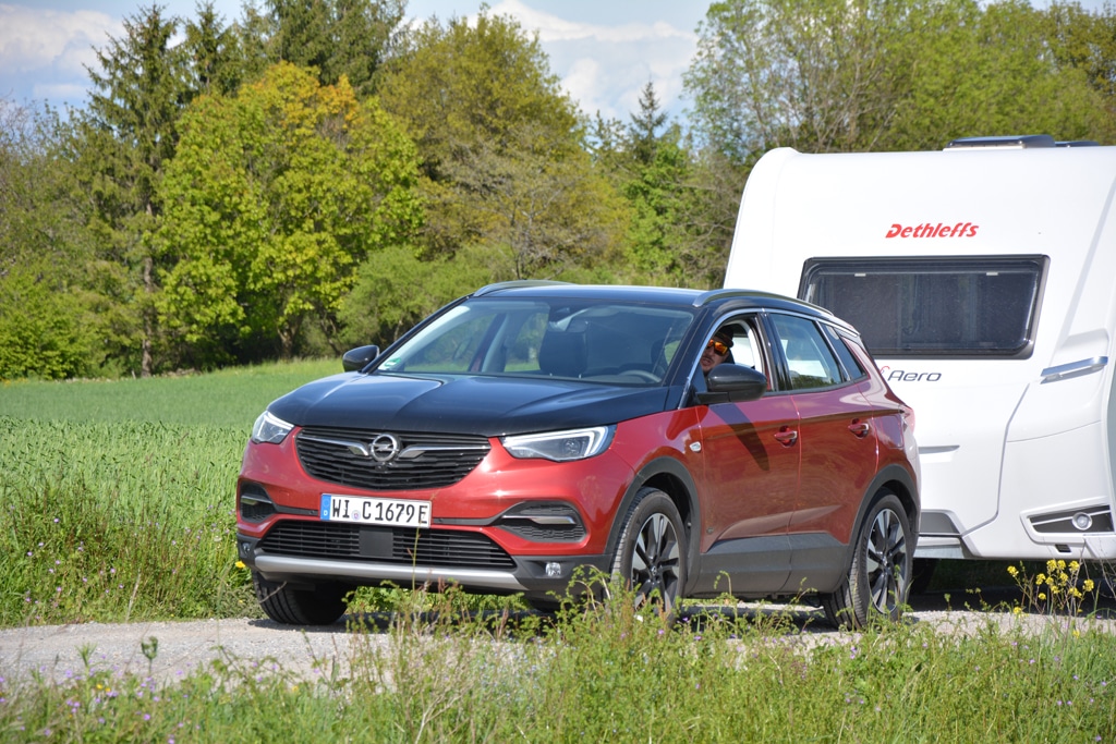 Fahrtest Opel Grandland X Hybrid 4 Camping Cars Caravans fahrtest-opel-grandland-x-hybrid-4-camping-cars-caravans